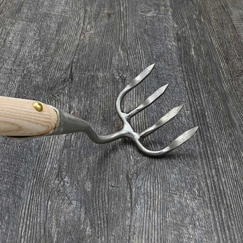 Sneeboer Narrow Weeding Rake – Garden Tool Company